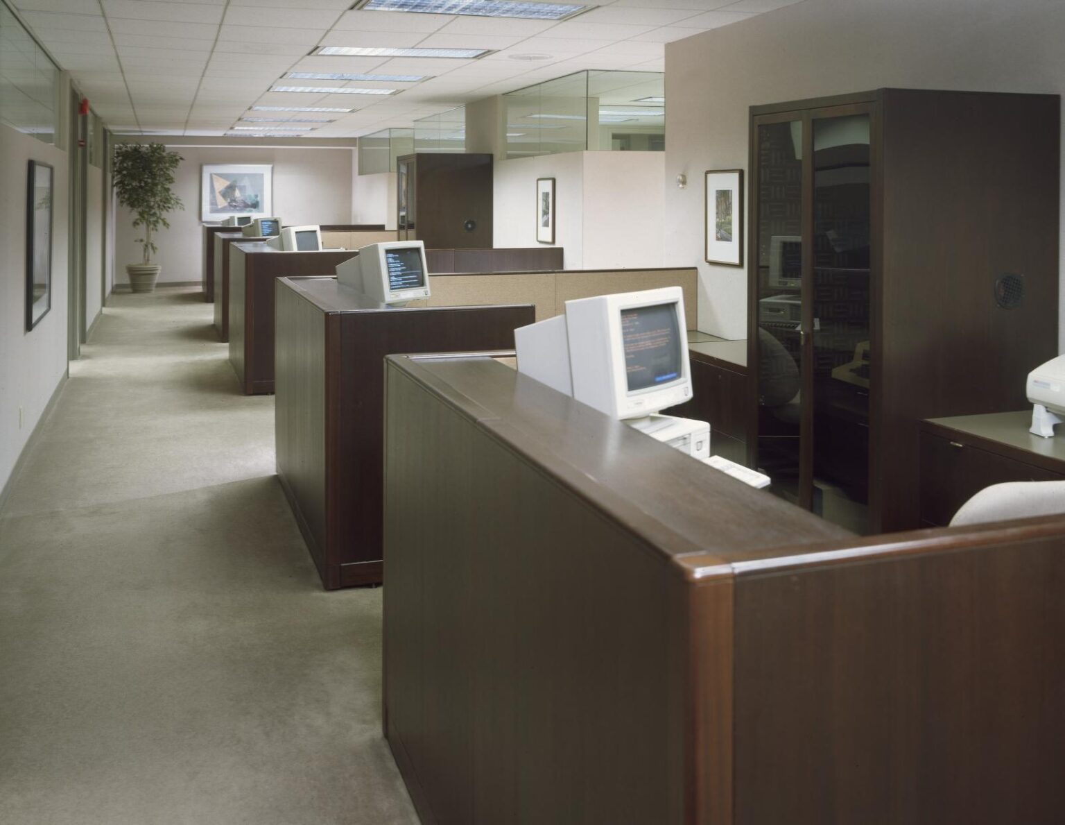 The 13 Best Cubicles and Work Stations of the 80s and 90s - Department ...