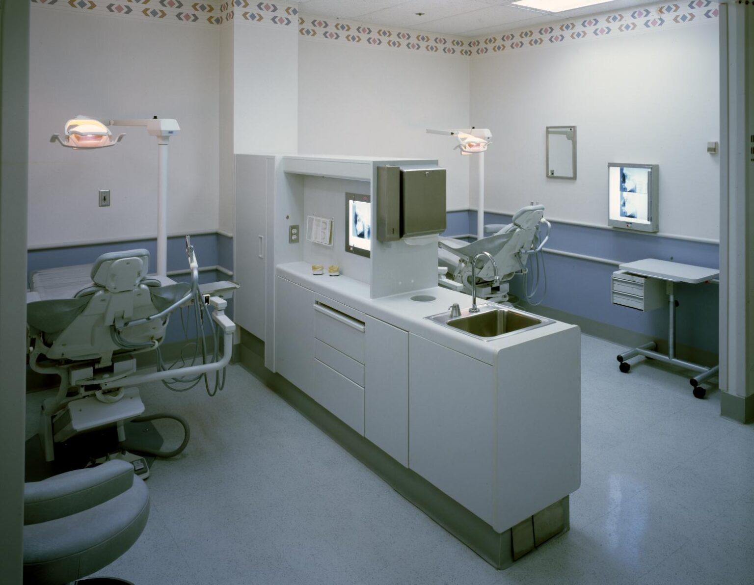 The 13 Best Cubicles and Work Stations of the 80s and 90s - Department ...